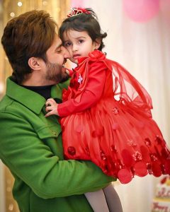 Jassi Gill Wife and Daughter Pic - Punjabi Pollywood